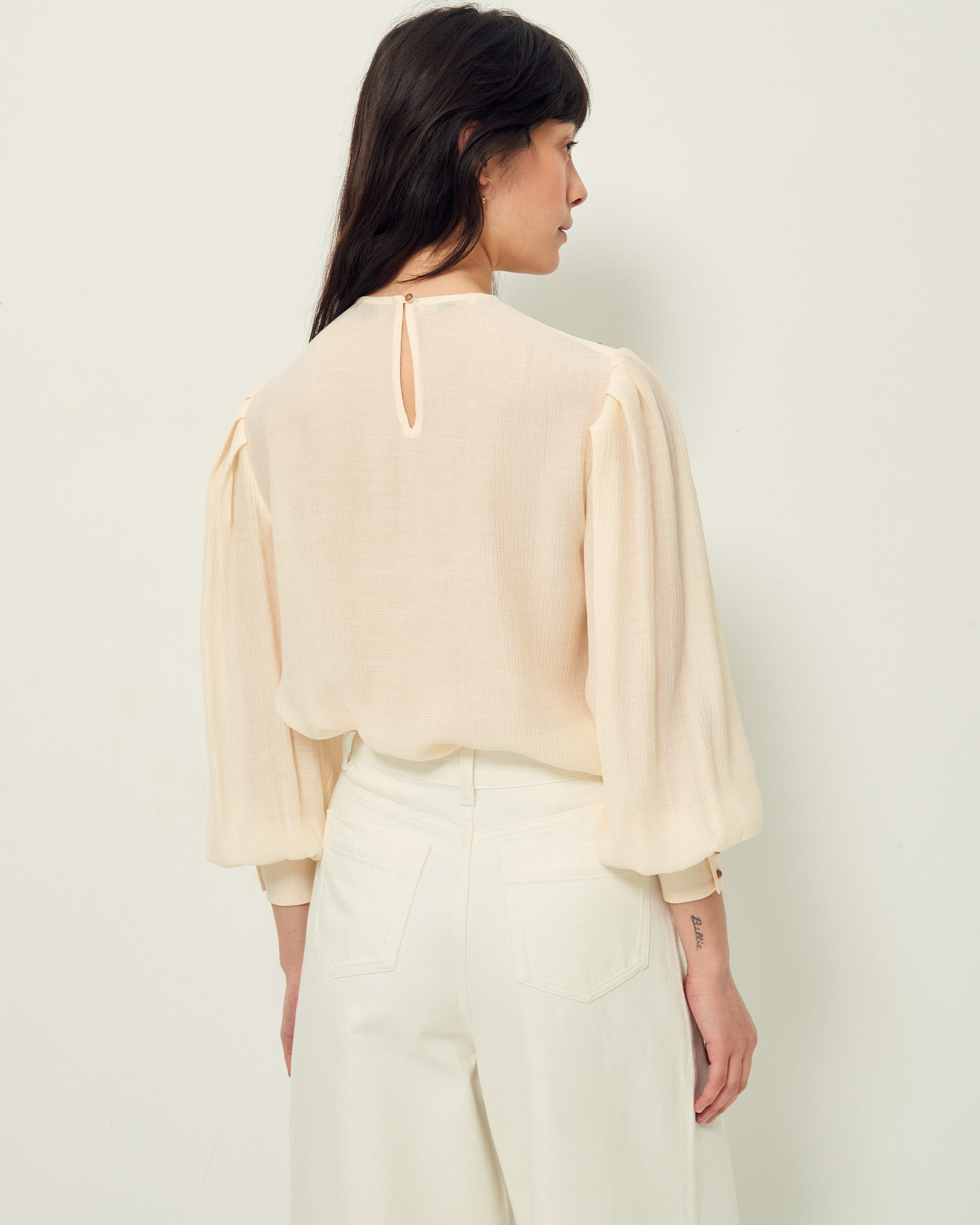 DAISY B Ivory | Blouse | SESSÙN Official website
